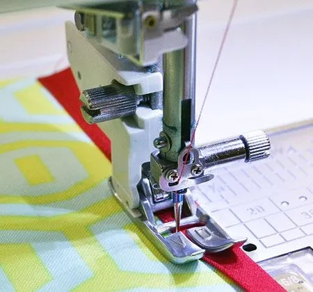 Janome Acufeed Foot & Holder Narrow (VD) – Sewing Machines UK