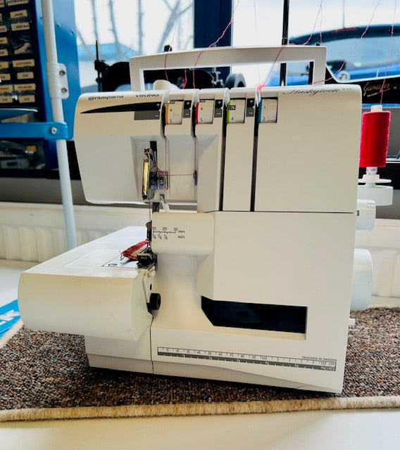 Husqvarna Huskylock Overlocker S15 *Pre-Owned – Sewing Machines UK